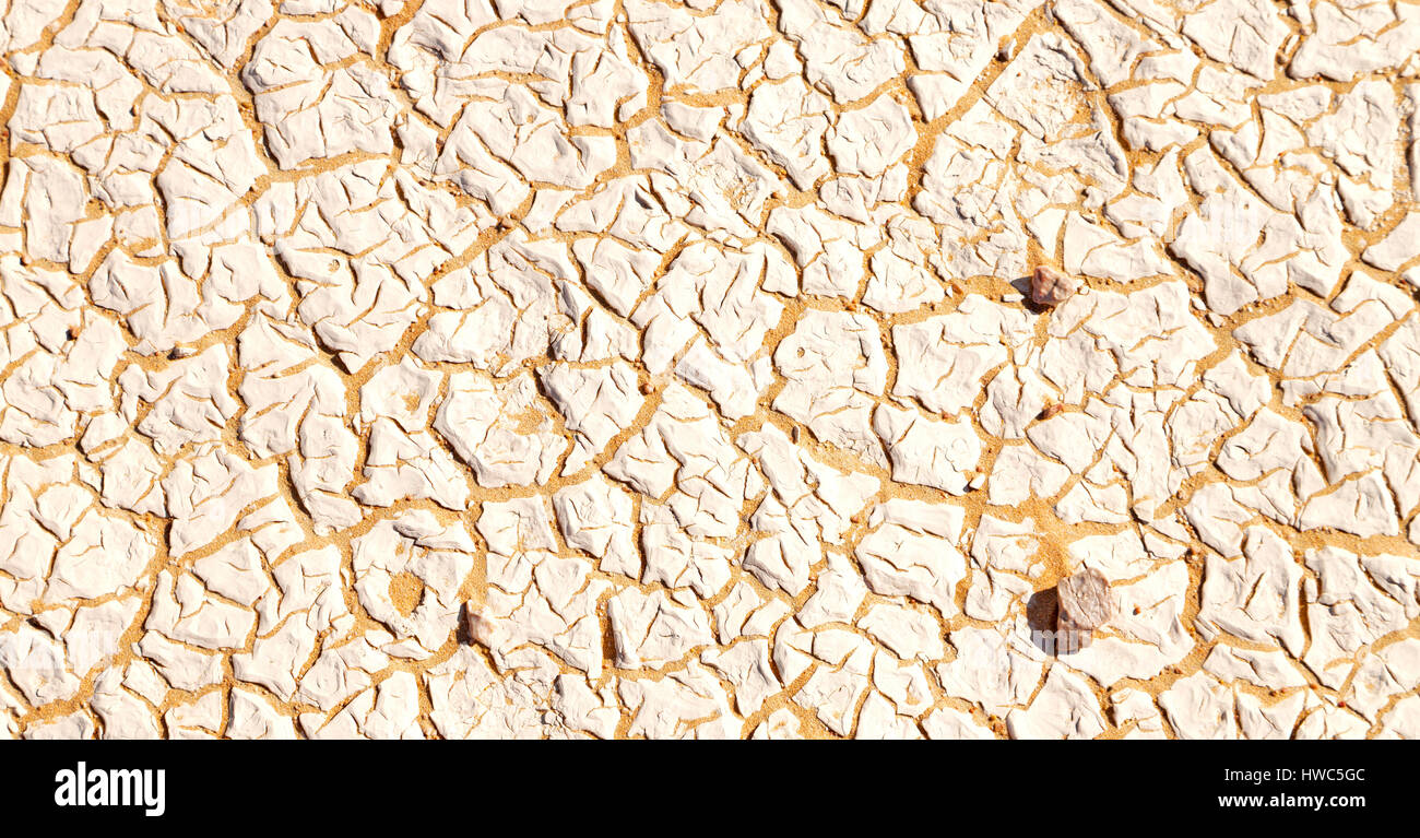 old desert and the abstract cracked sand texture in oman rub al khali ...