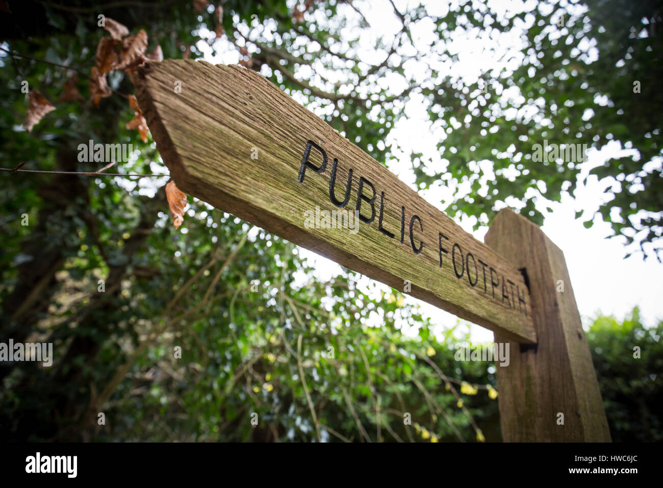 Public path signage hi-res stock photography and images - Alamy