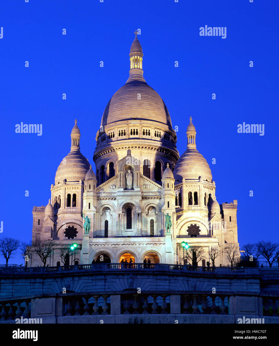 Famous sacre coeur basilica hi-res stock photography and images - Alamy