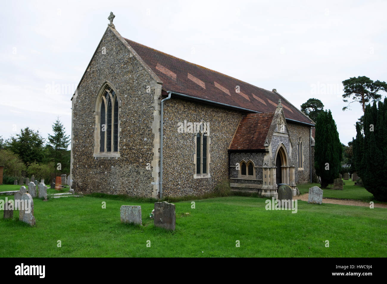 British village church hi-res stock photography and images - Alamy