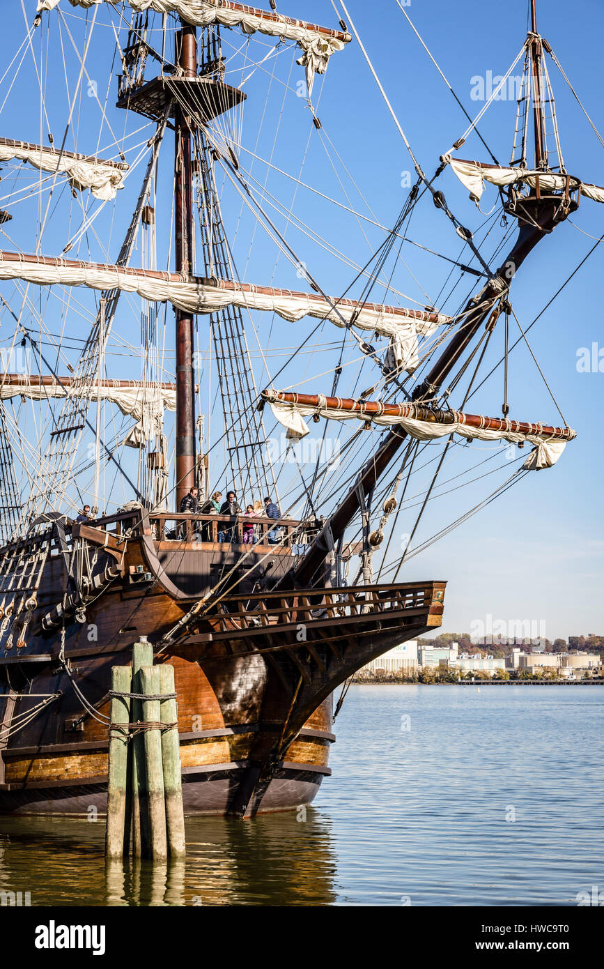 El Galeón Andalusia, replica 16th Century Spanish Galleon, City Marina ...