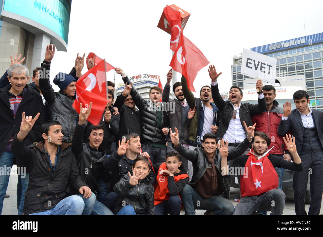 Ankara, Turkey. 19th Mar, 2017. Supporters of the ruling party Justice ...