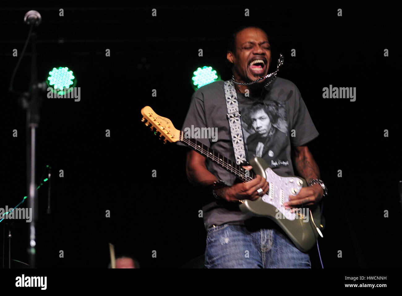 Best blues guitarists in the world eric gales hi-res stock photography ...