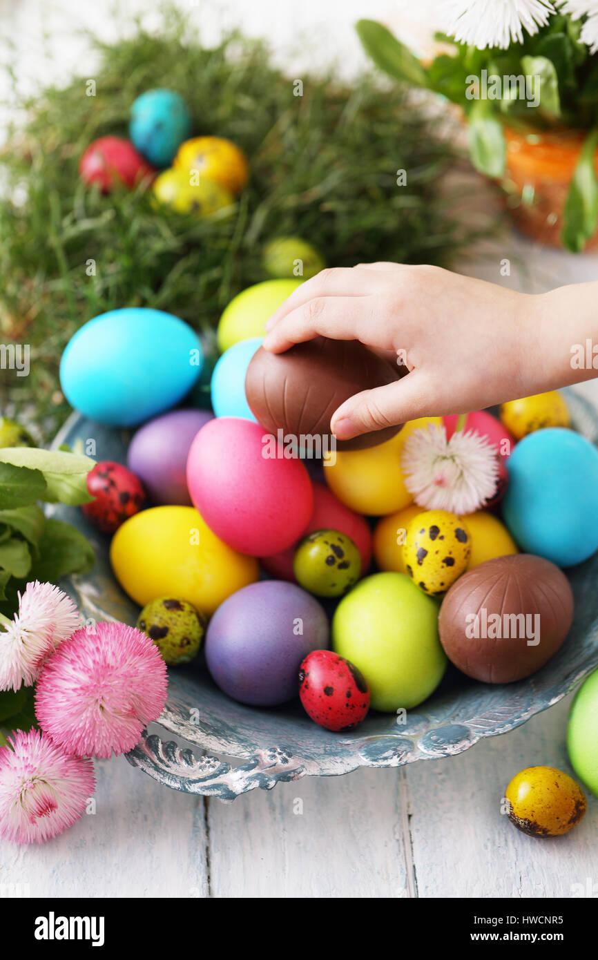 Hand take egg hi-res stock photography and images - Alamy