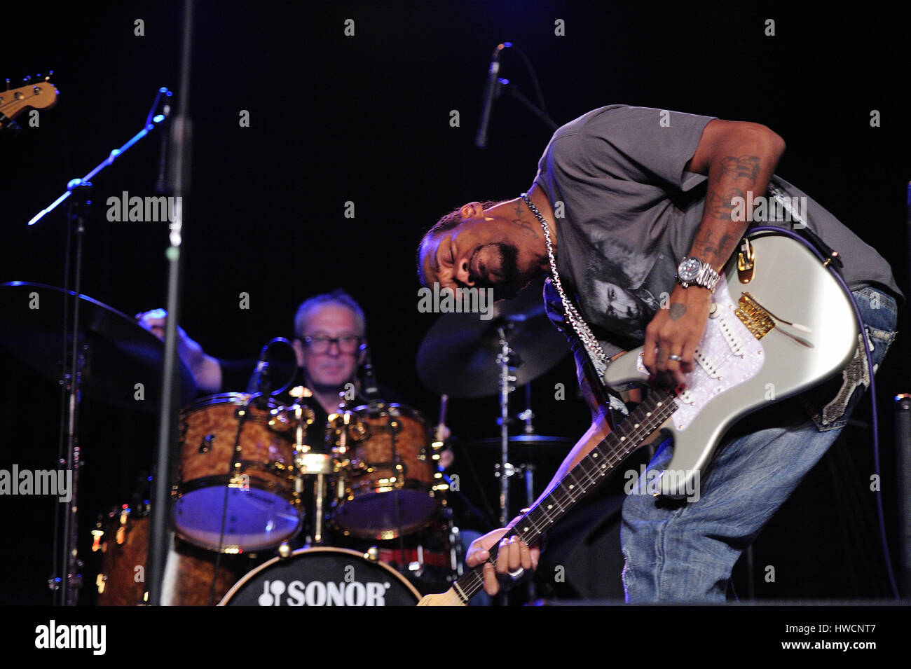 Best blues guitarists in the world eric gales hi-res stock photography ...