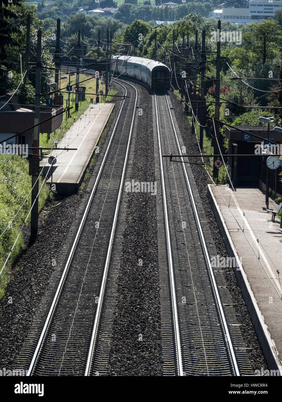 A stopping train on a section, Ein Personenzug auf einer Bahnstrecke ...