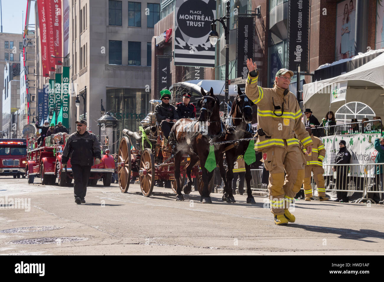 Vintage firemen hi-res stock photography and images - Alamy