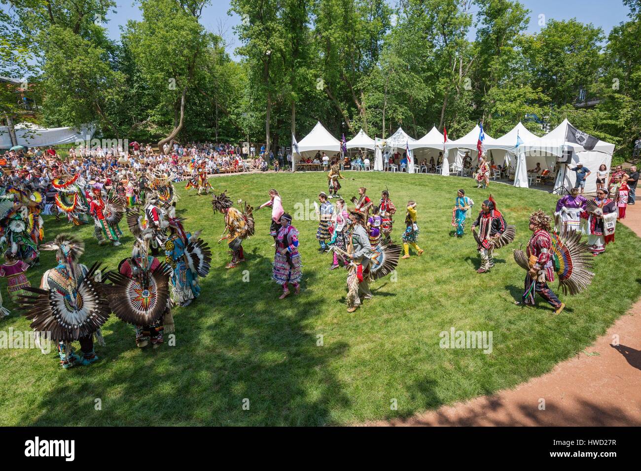 Huron nation dance hi-res stock photography and images - Alamy