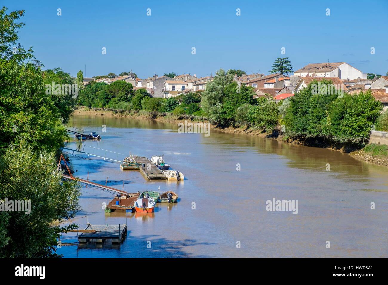 Libourne river hi-res stock photography and images - Alamy