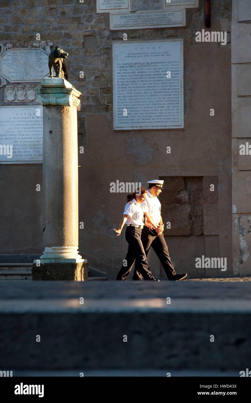 Capitoline she wolf hi-res stock photography and images - Alamy