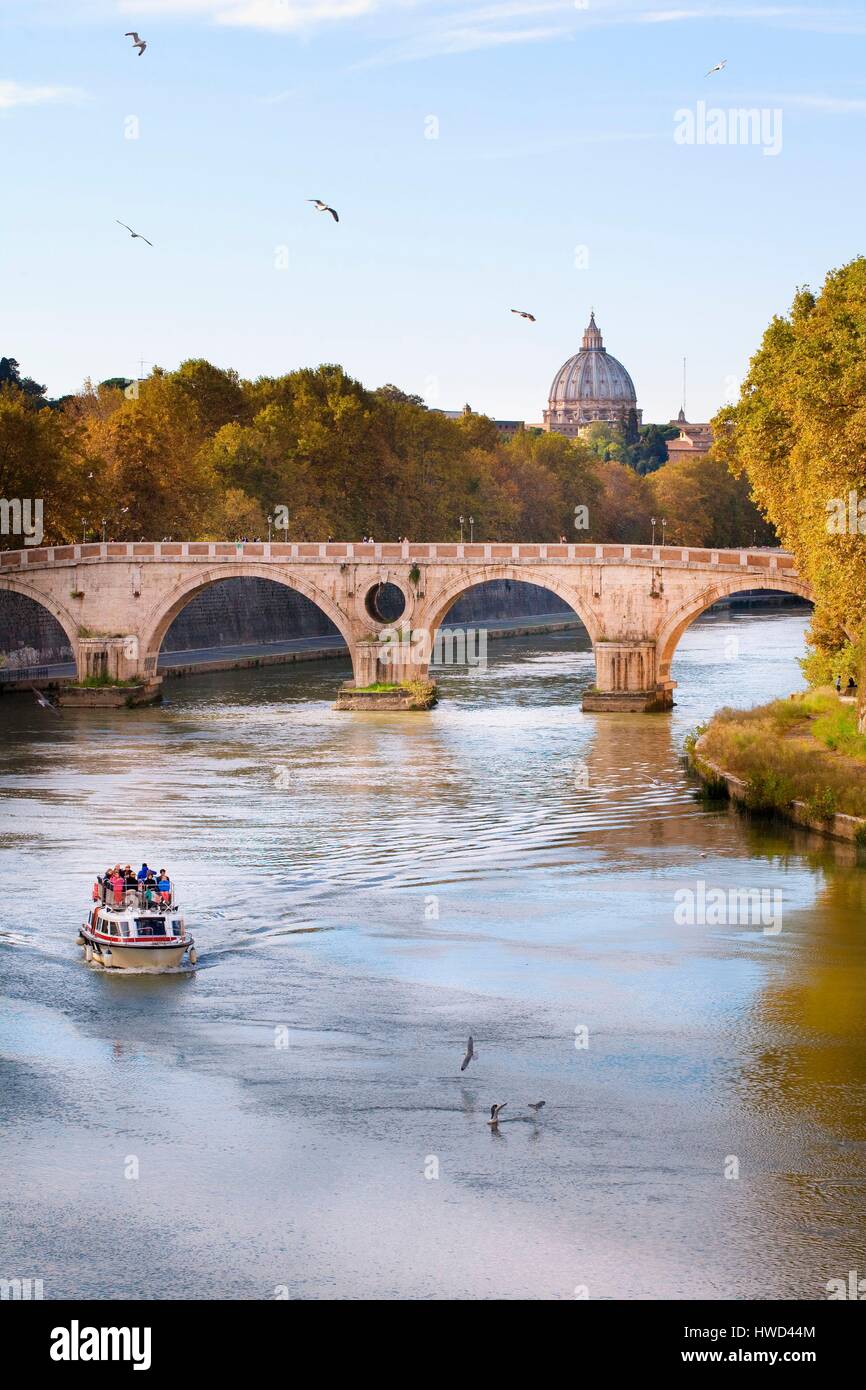 Italy, Latium, Rome, Saint Peter's basilica from the Tiber River ...