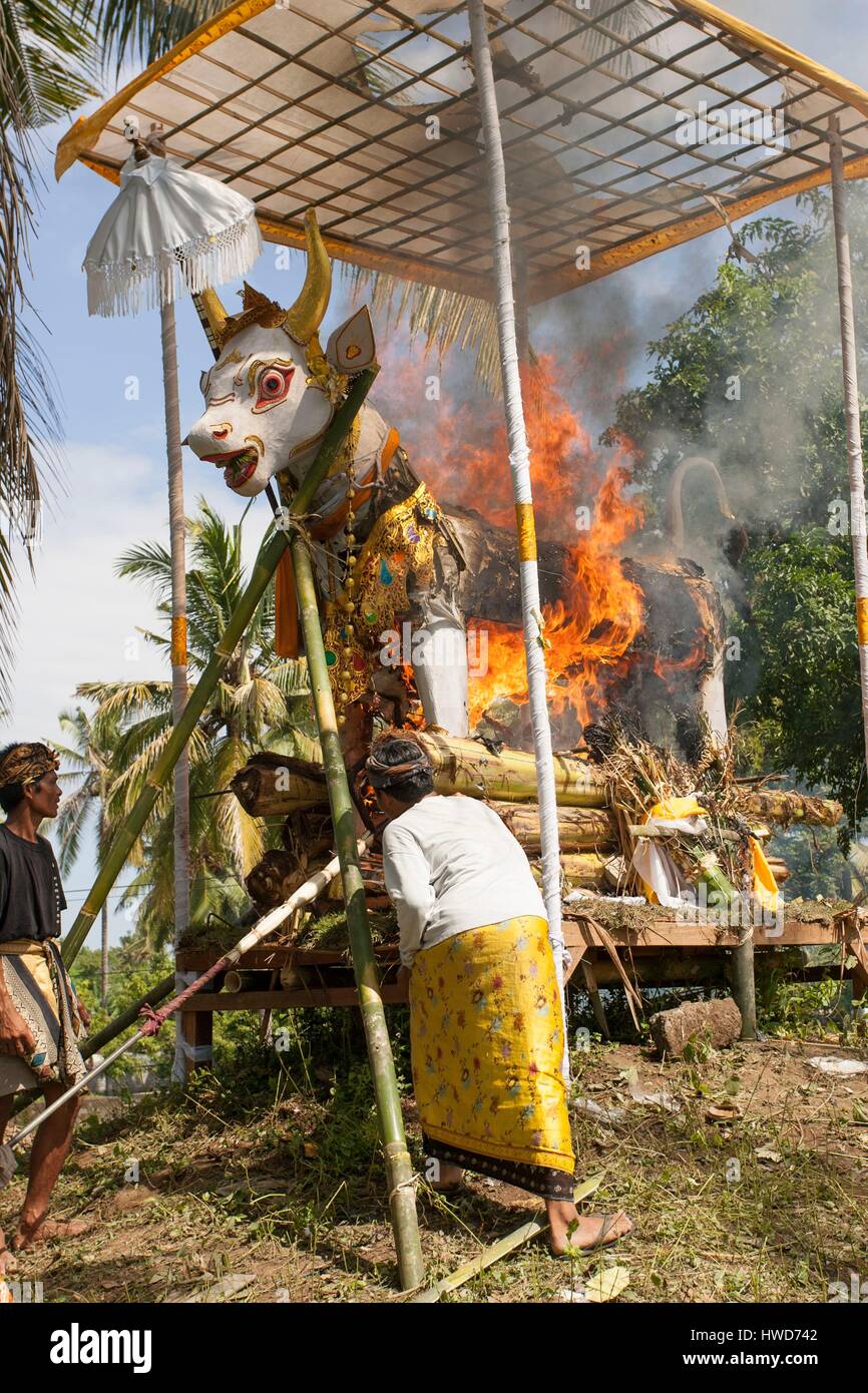 Indonesia, Bali, cremation Stock Photo - Alamy
