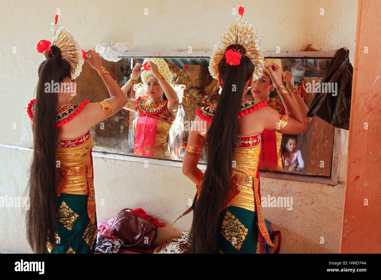 Indonesia, Bali, Legong dancing ladies Stock Photo - Alamy