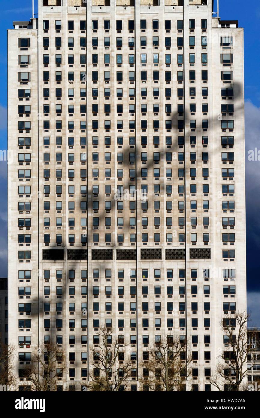 United Kingdom, London, shadows of London Big Eye on Shell Center ...