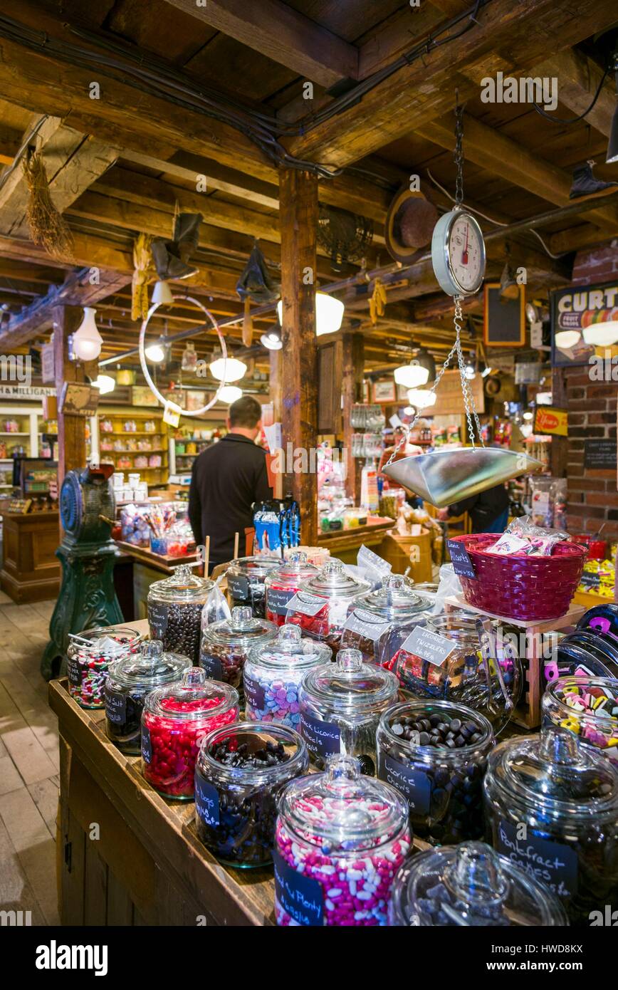 Country store interior hi-res stock photography and images - Alamy