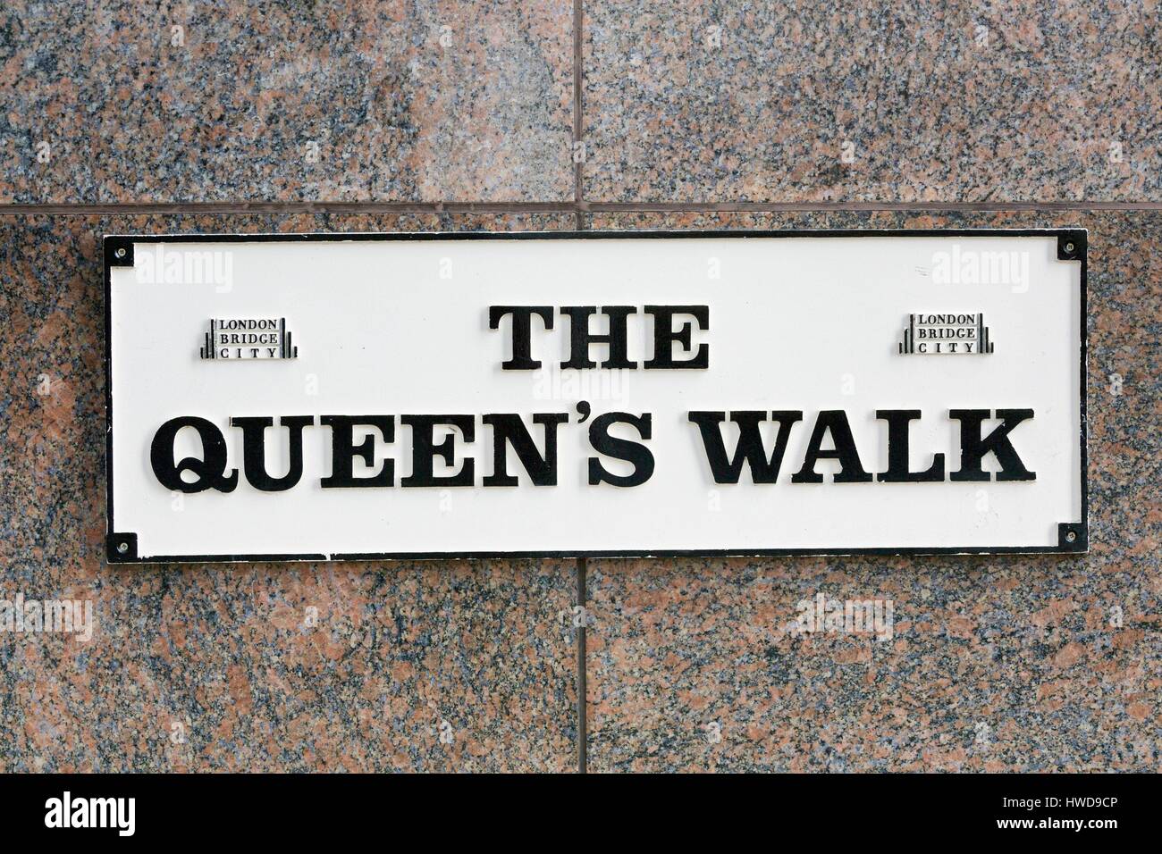 Queens walk westminster hi-res stock photography and images - Alamy