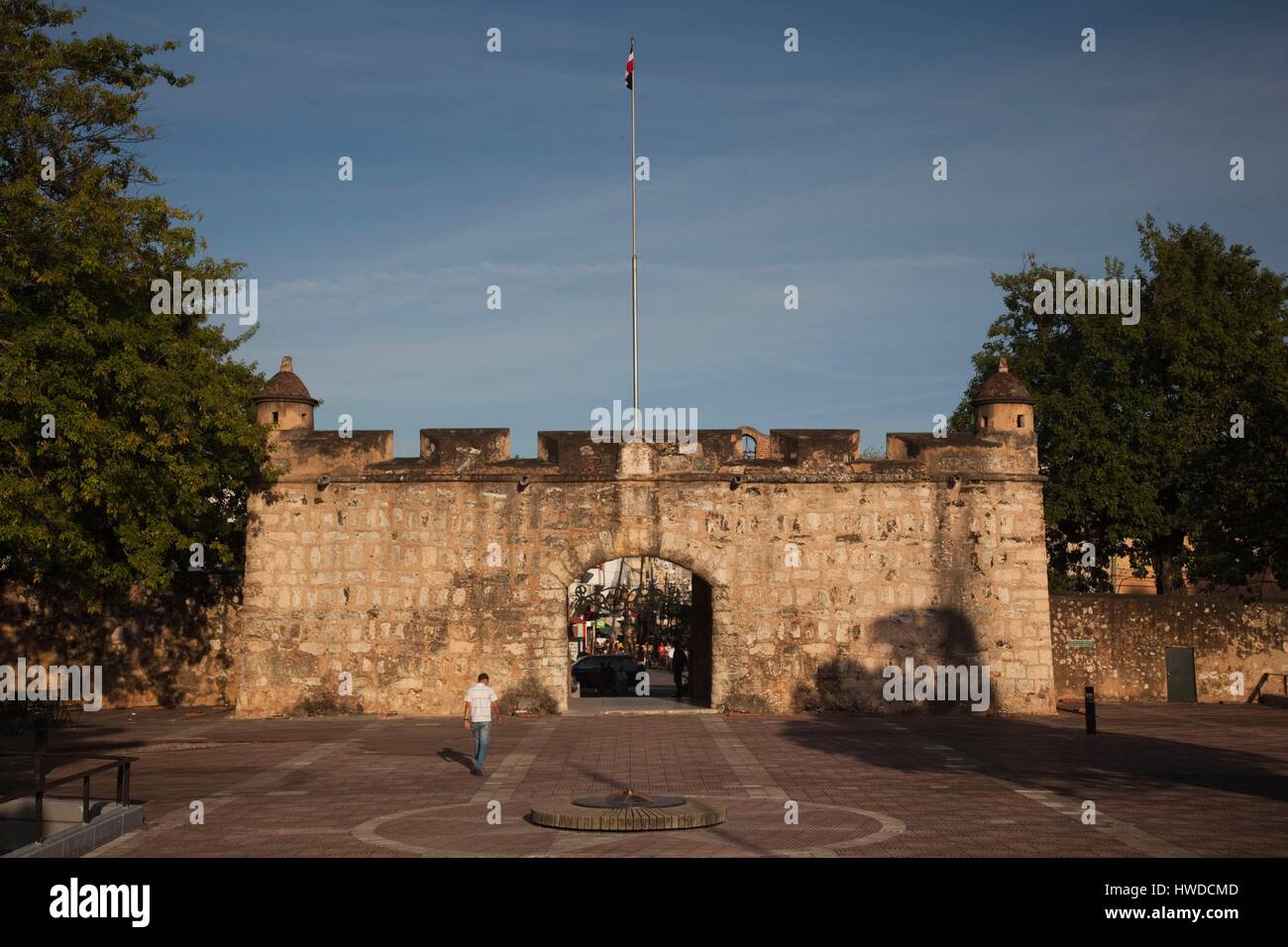 Santo domingo colonial puerta del conde hi-res stock photography and ...