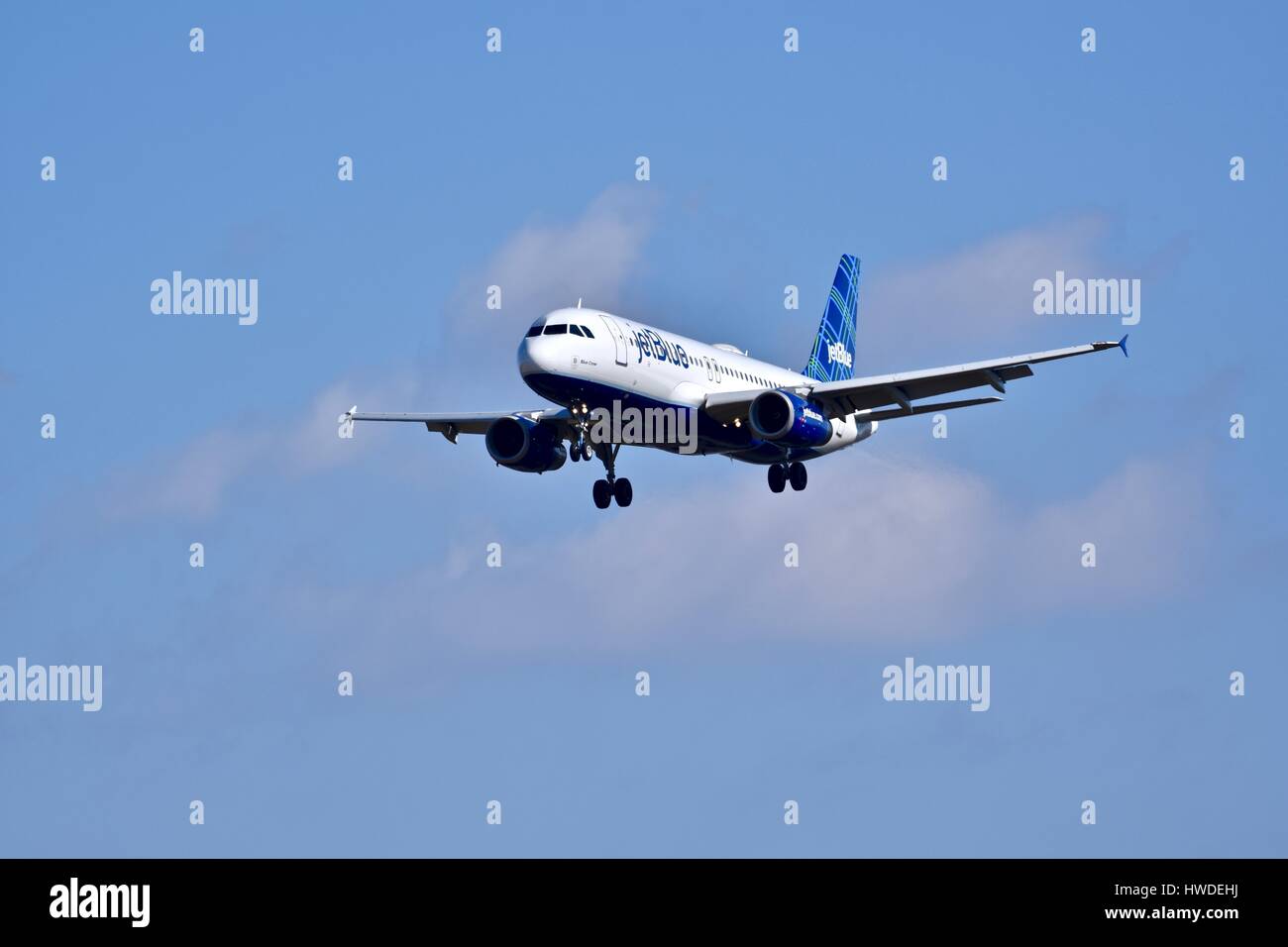 jetBlue Airlines plane in flight Stock Photo - Alamy