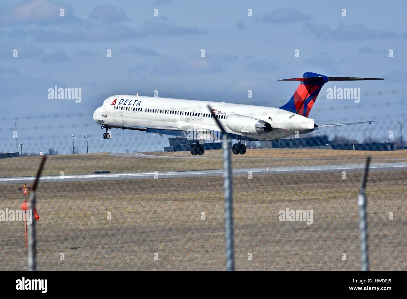 Delta plane hi-res stock photography and images - Alamy