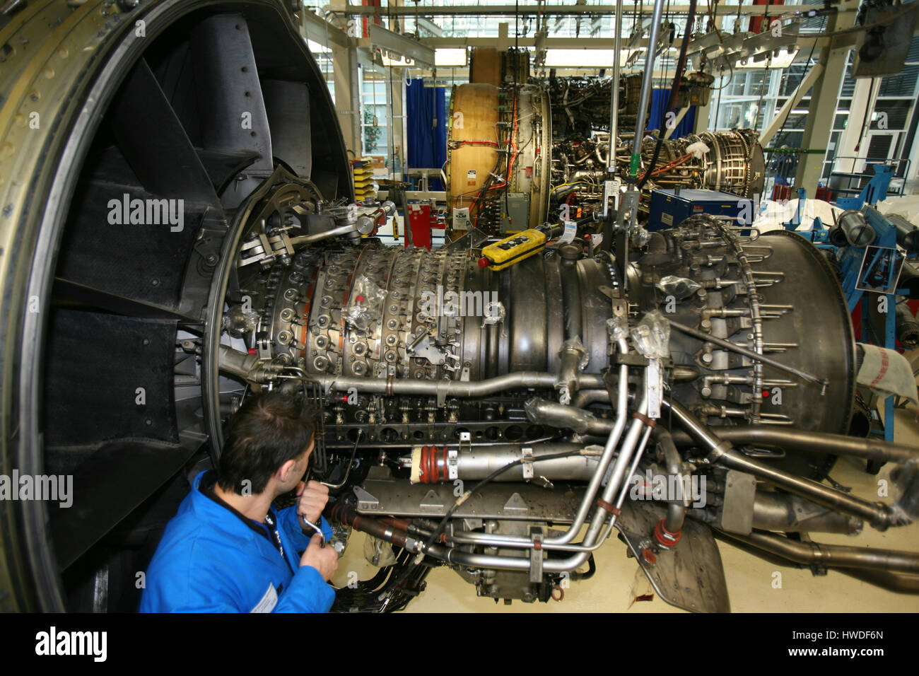 maintenance of jet engines at schiphol Stock Photo - Alamy