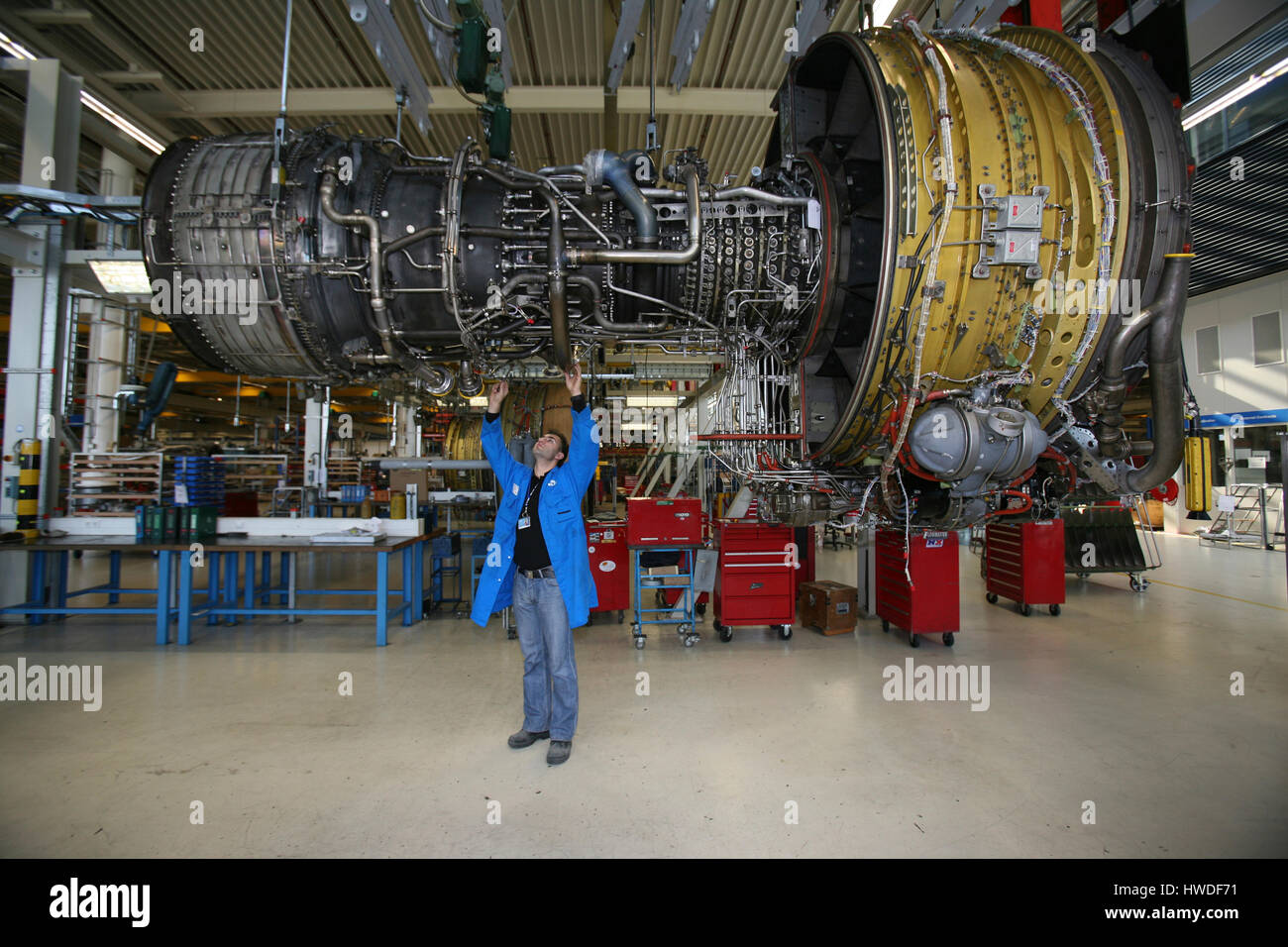 maintenance of jet engines at schiphol Stock Photo - Alamy