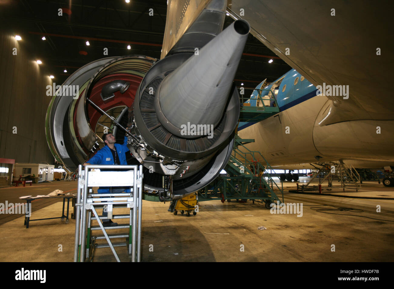 maintenance of jet engines at schiphol Stock Photo - Alamy
