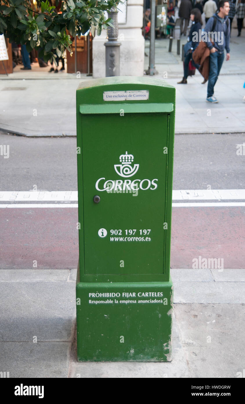 Green Spanish Post box. Photographed in Madrid, Spain Stock Photo - Alamy
