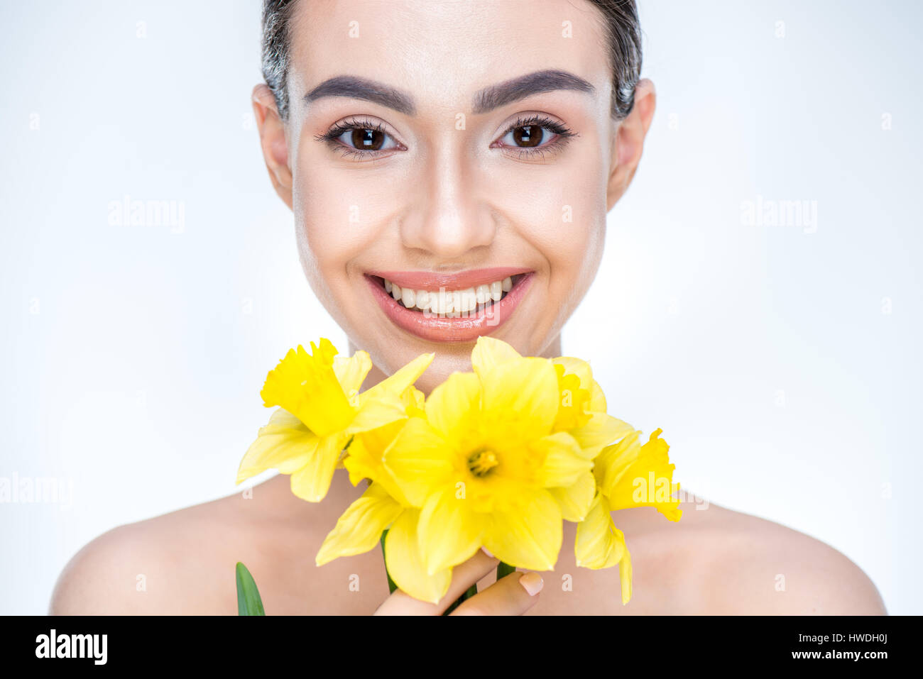 Woman daffodils alone hi-res stock photography and images - Alamy
