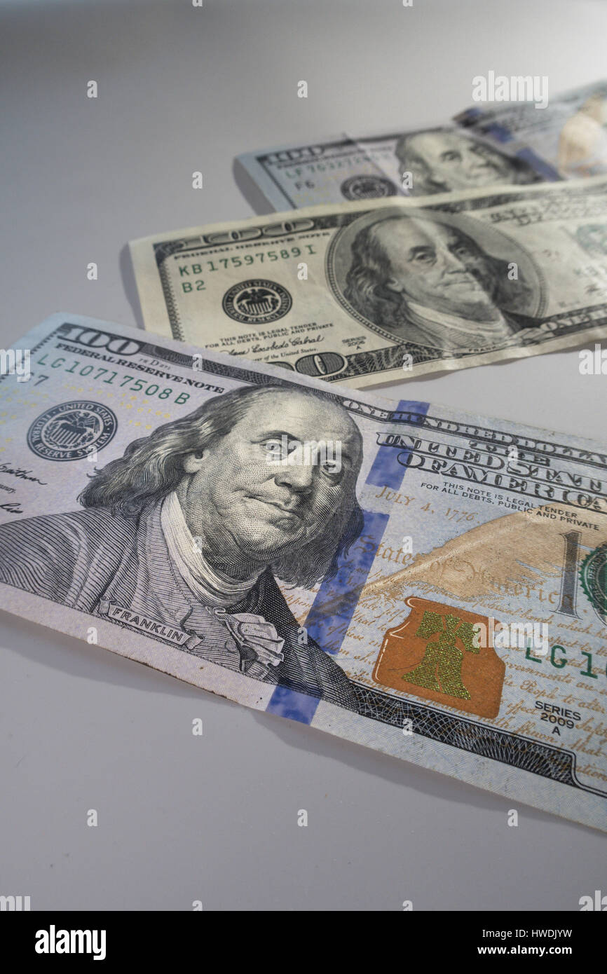 Paper hundred united states hi-res stock photography and images - Alamy