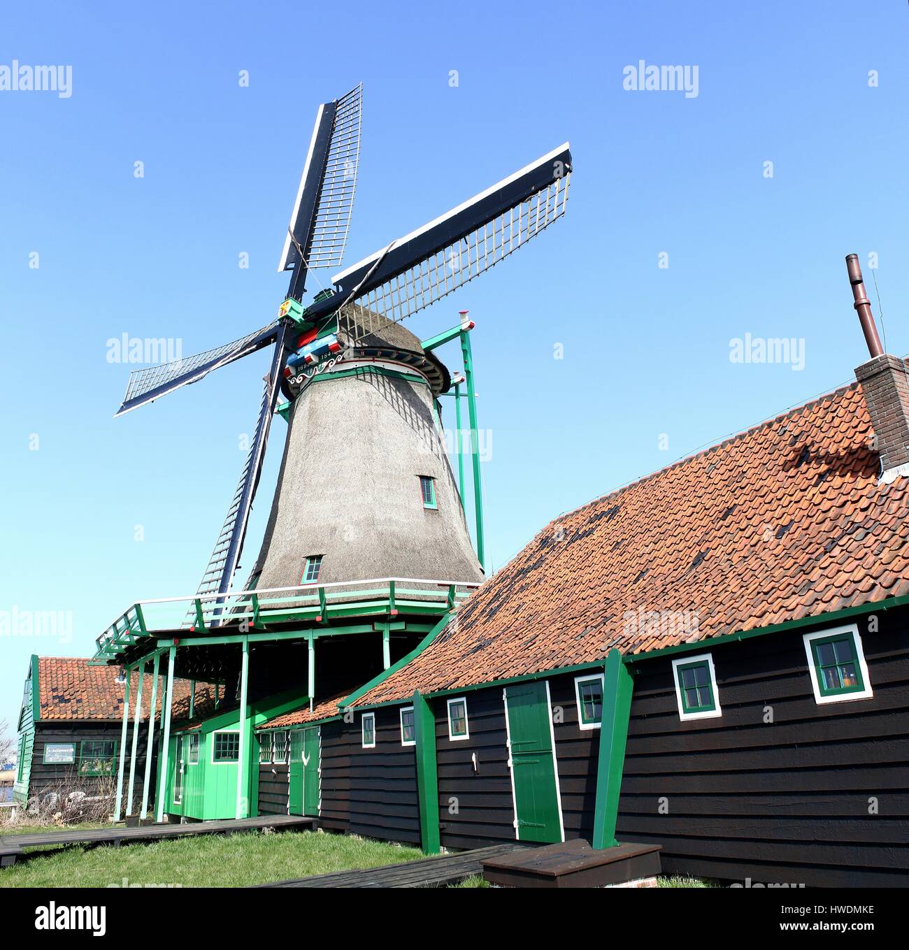 Late17th century Oil mill De Bonte Hen at Zaanse Schans, Zaandam / Zaandijk, Netherlands ...