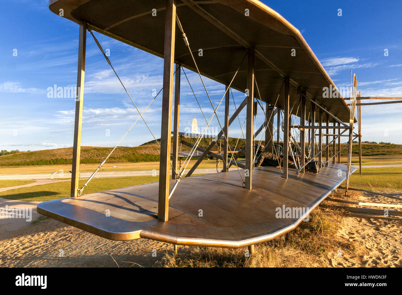 NC00663-00...NORTH CAROLINA - December 17, 1903 scolpture of the Wright ...