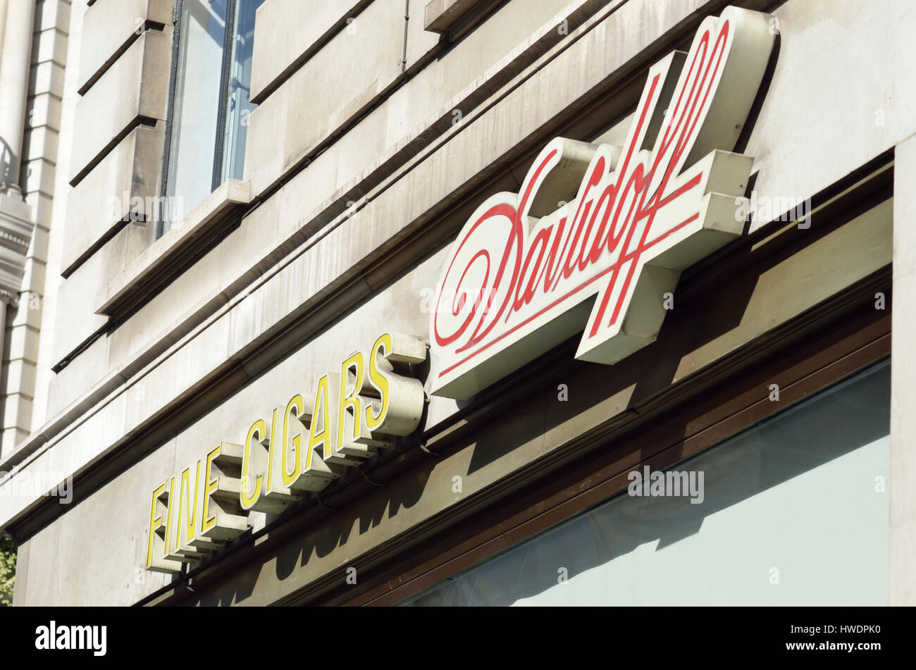Davidoff fine cigar shop in St James's St, London, UK Stock Photo - Alamy