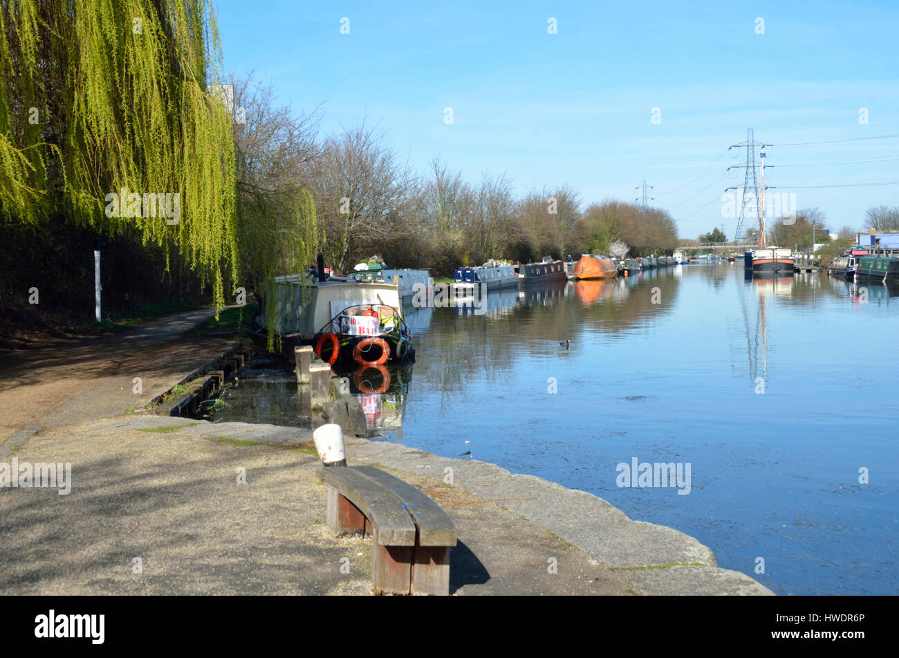 River lea tottenham hi-res stock photography and images - Alamy