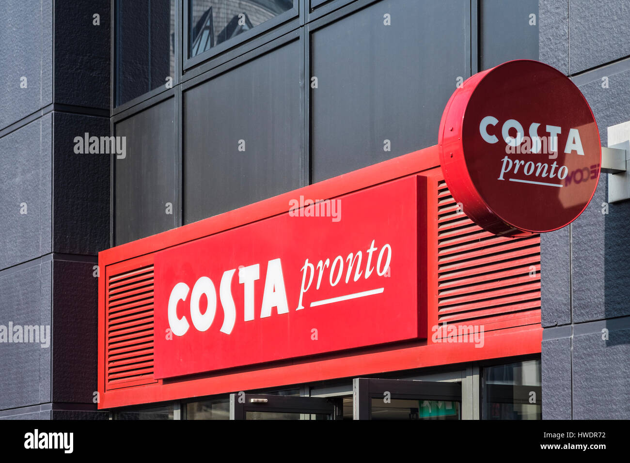 Costa pronto store, Farringdon, London, England, U.K Stock Photo - Alamy