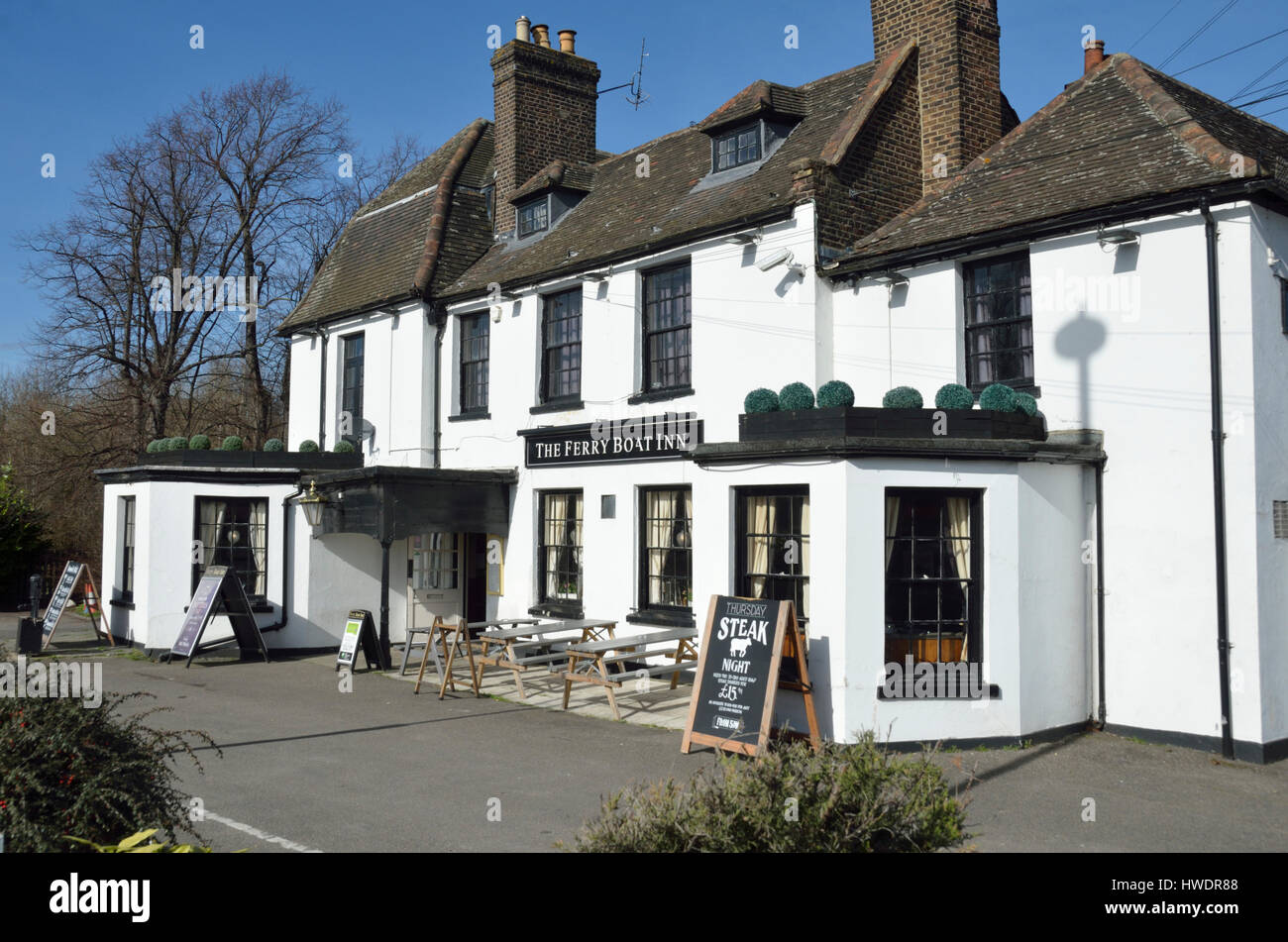 Ferry inn pub public house hi-res stock photography and images - Alamy