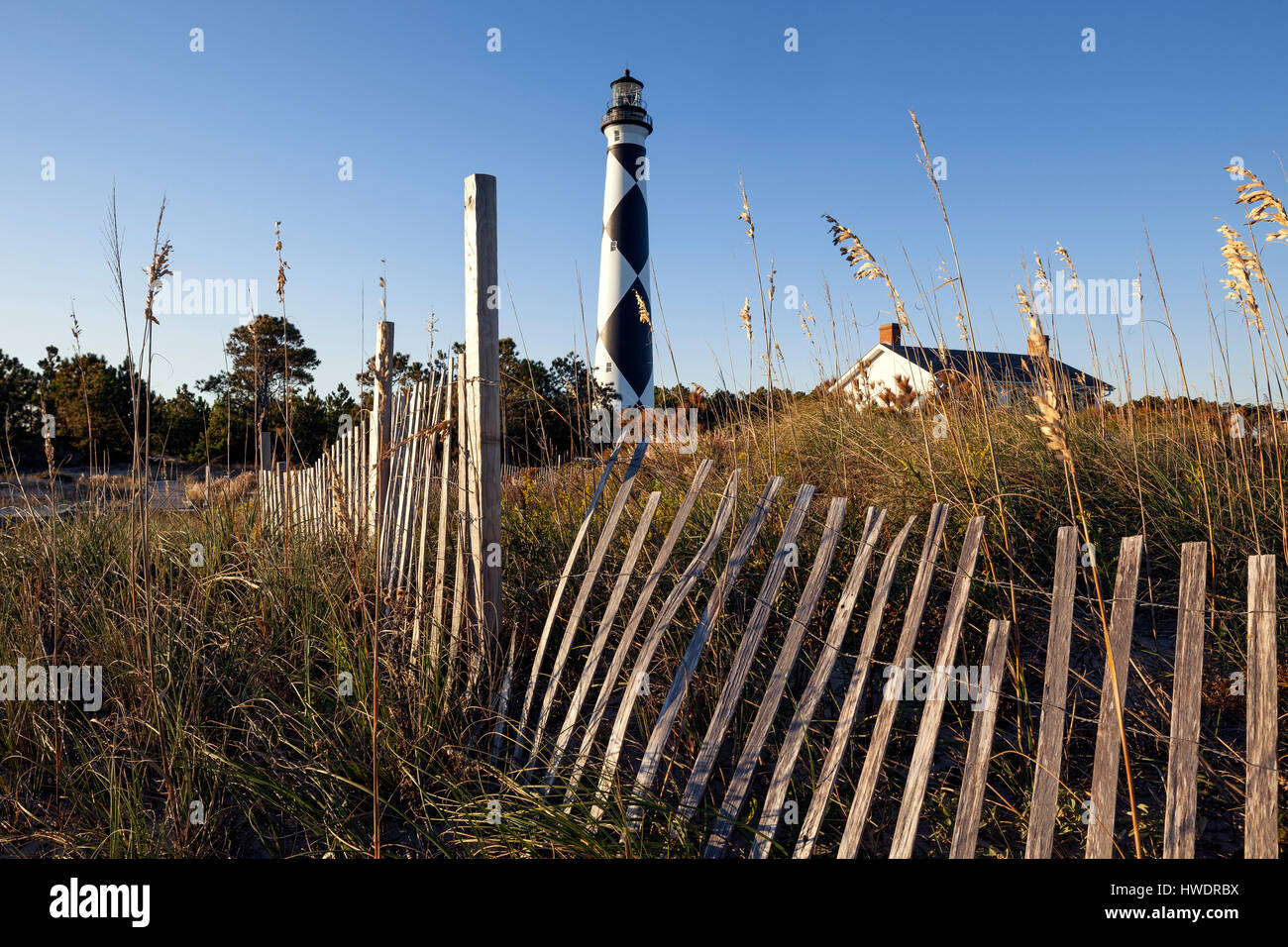 NC00886-00....NORTH CAROLINA - Cape Lookout Lighthouse on the South ...