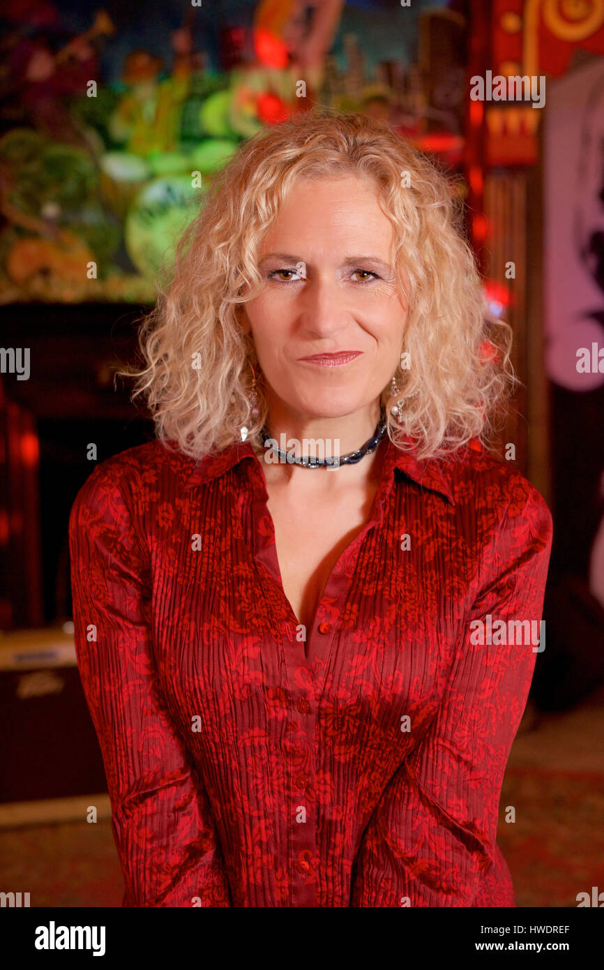 Zoe Schwarz blues and jazz singer vocalist on location Stock Photo - Alamy