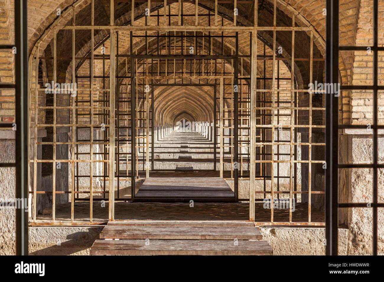 Iran, Central Iran, Esfahan, Si-o-Seh Bridge, dawn Stock Photo - Alamy