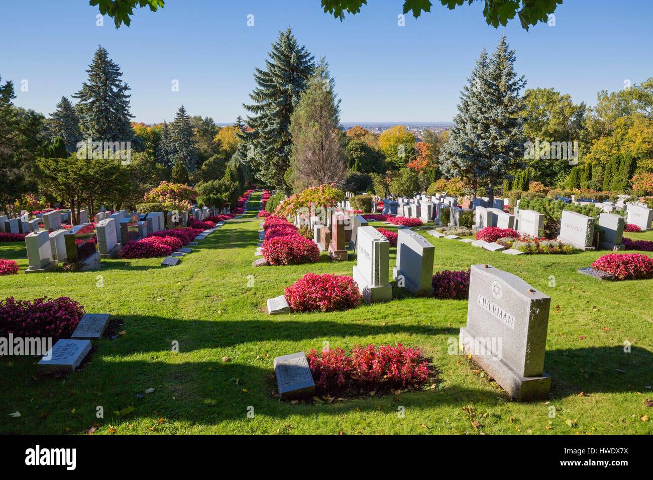 Canada montreal mount royal cemetery hi-res stock photography and ...