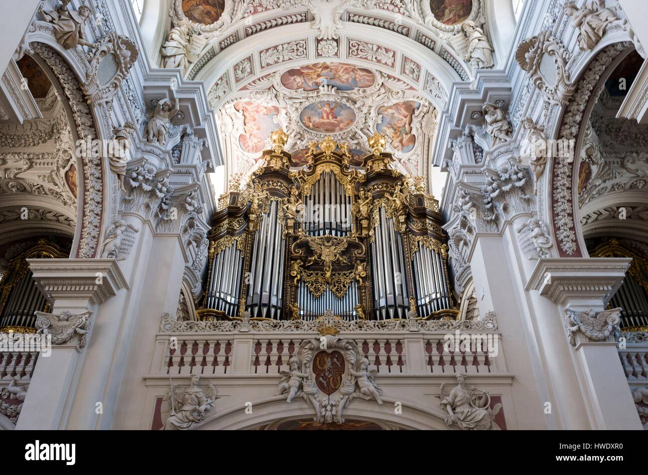 Passau cathedral organ hi-res stock photography and images - Alamy