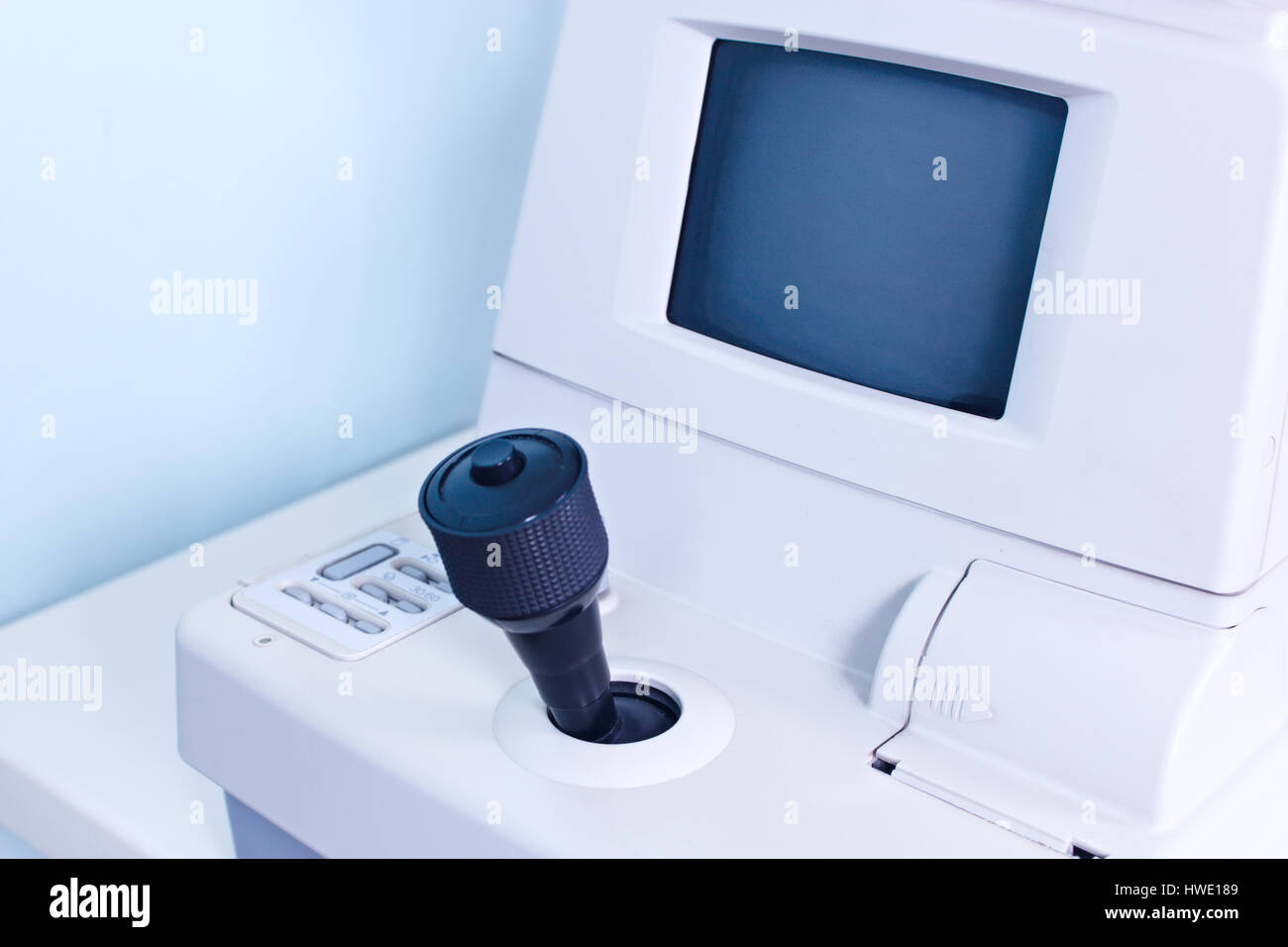 Diagnostic ophthalmologic equipment modern hi-res stock photography and ...
