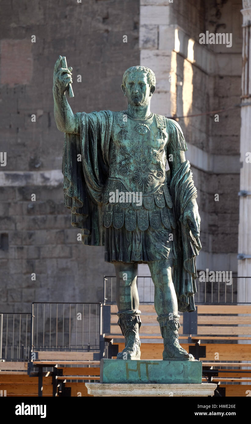 Spqr roman hi-res stock photography and images - Alamy