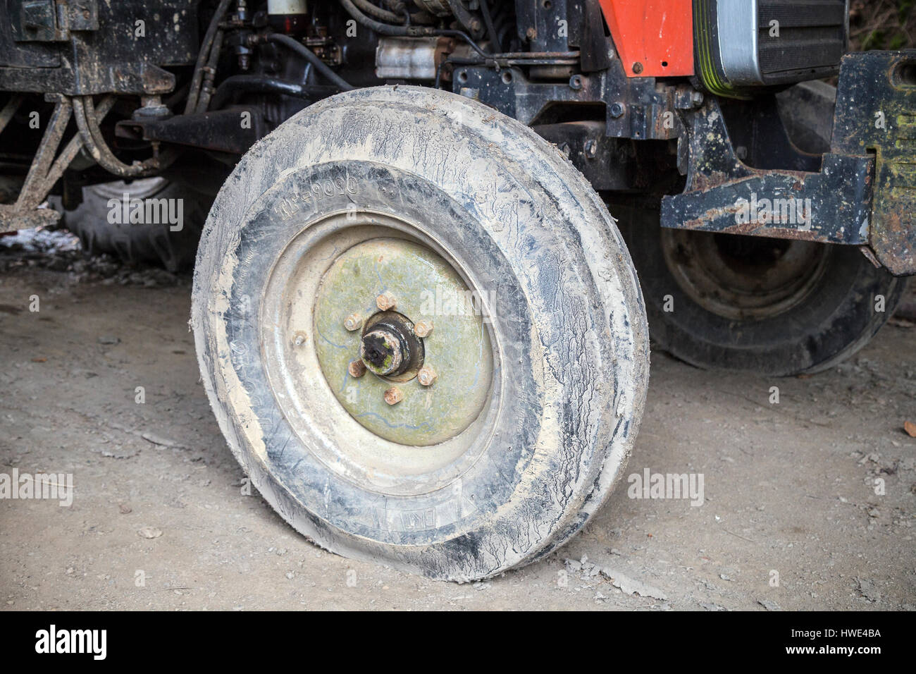 aged tractor wheel Stock Photo - Alamy