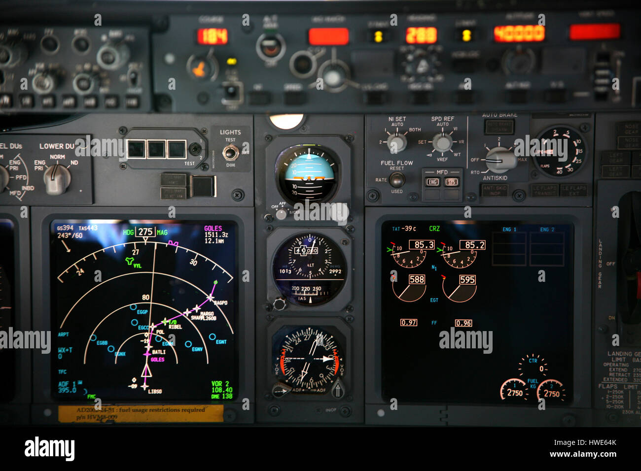 pilote and co pilote in a boeing 737 Stock Photo - Alamy