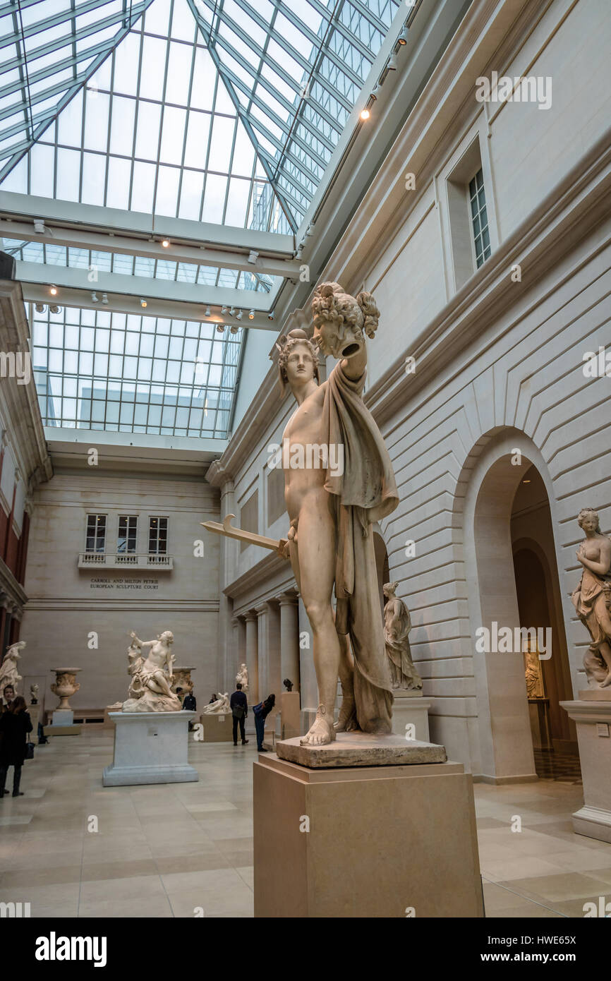 Inside the metropolitan museum of art hi-res stock photography and ...