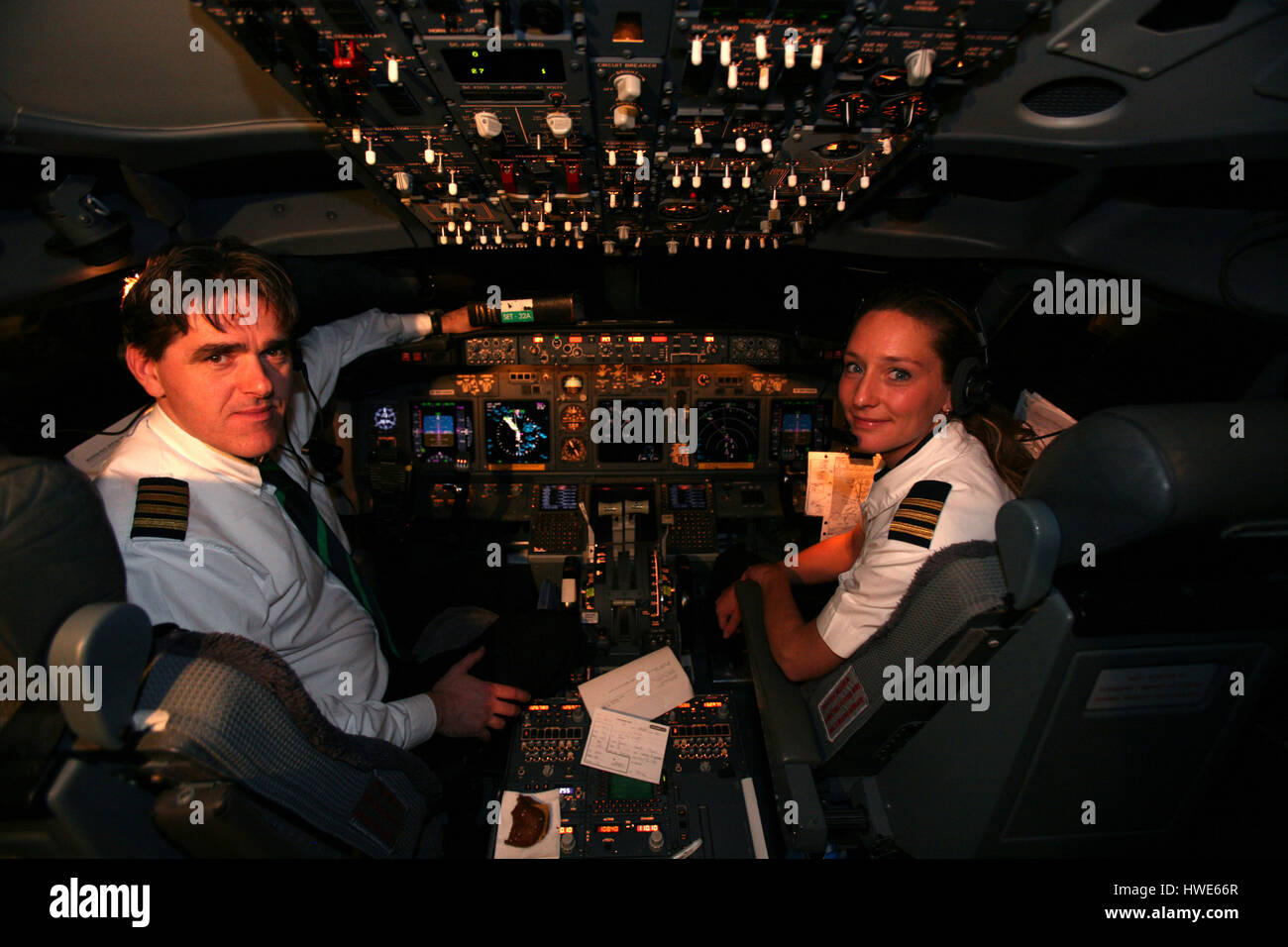 Boeing 737 cockpit transavia hi-res stock photography and images - Alamy