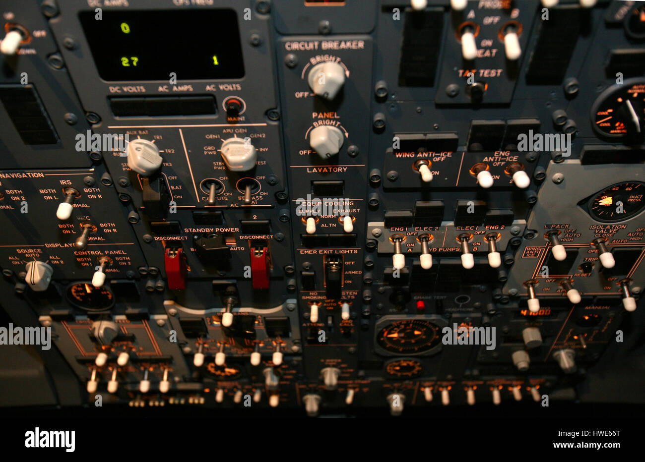 Boeing 737 cockpit transavia hi-res stock photography and images - Alamy