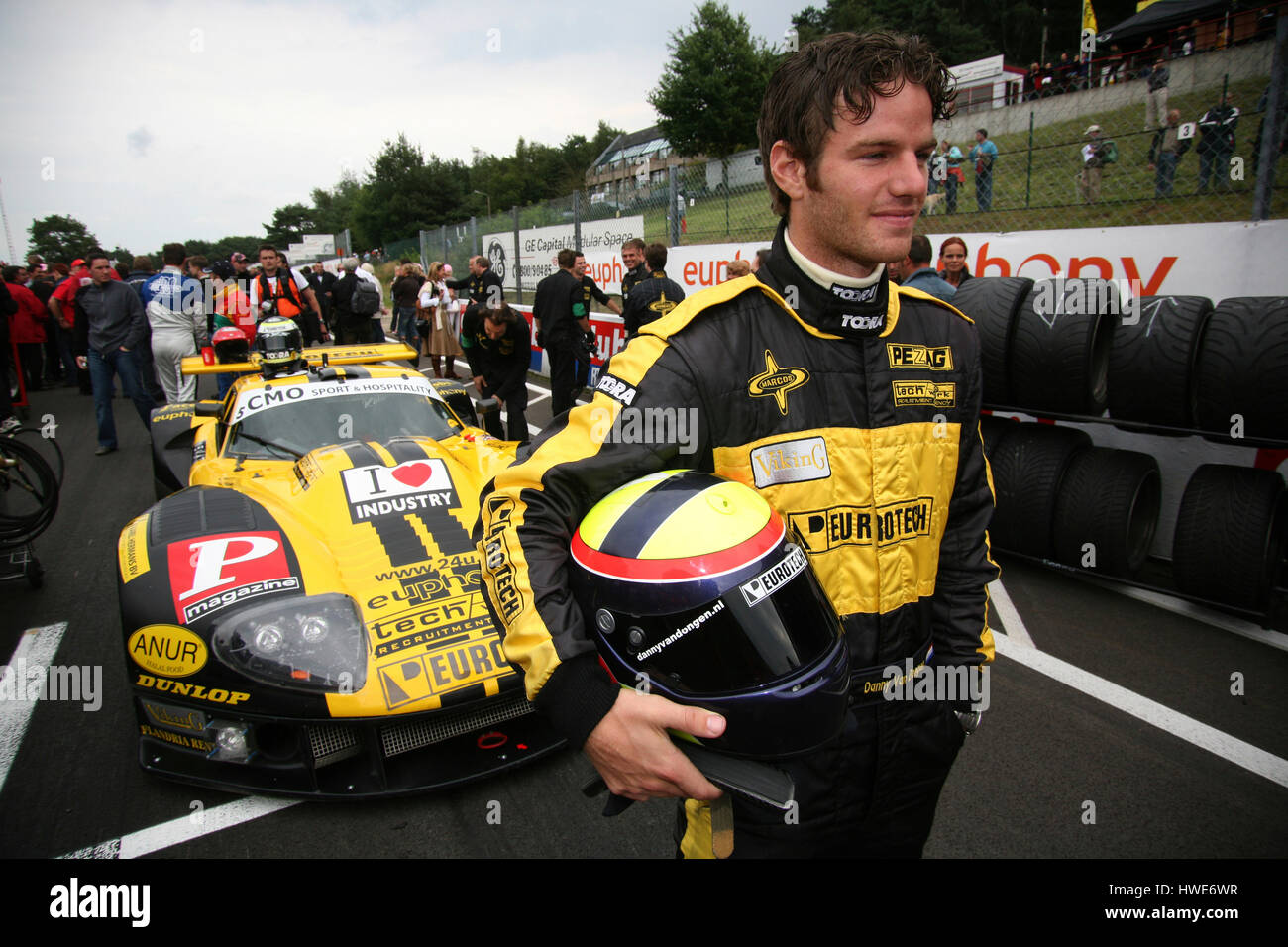 24 hours race hi-res stock photography and images - Alamy