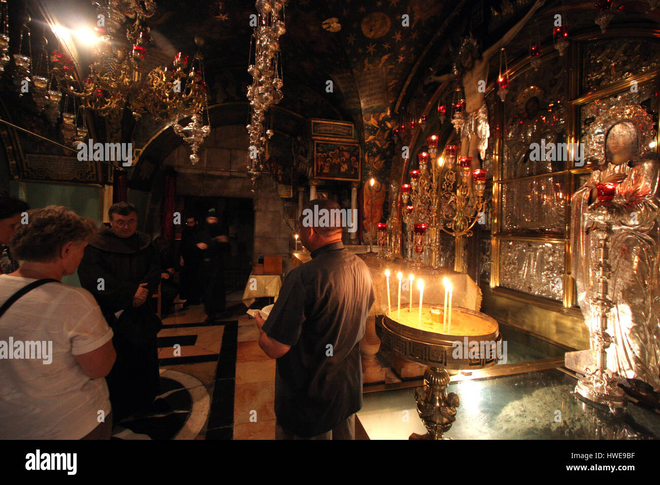 Via Dolorosa, 12th Stations of the Cross. The pilgrims who visit the ...