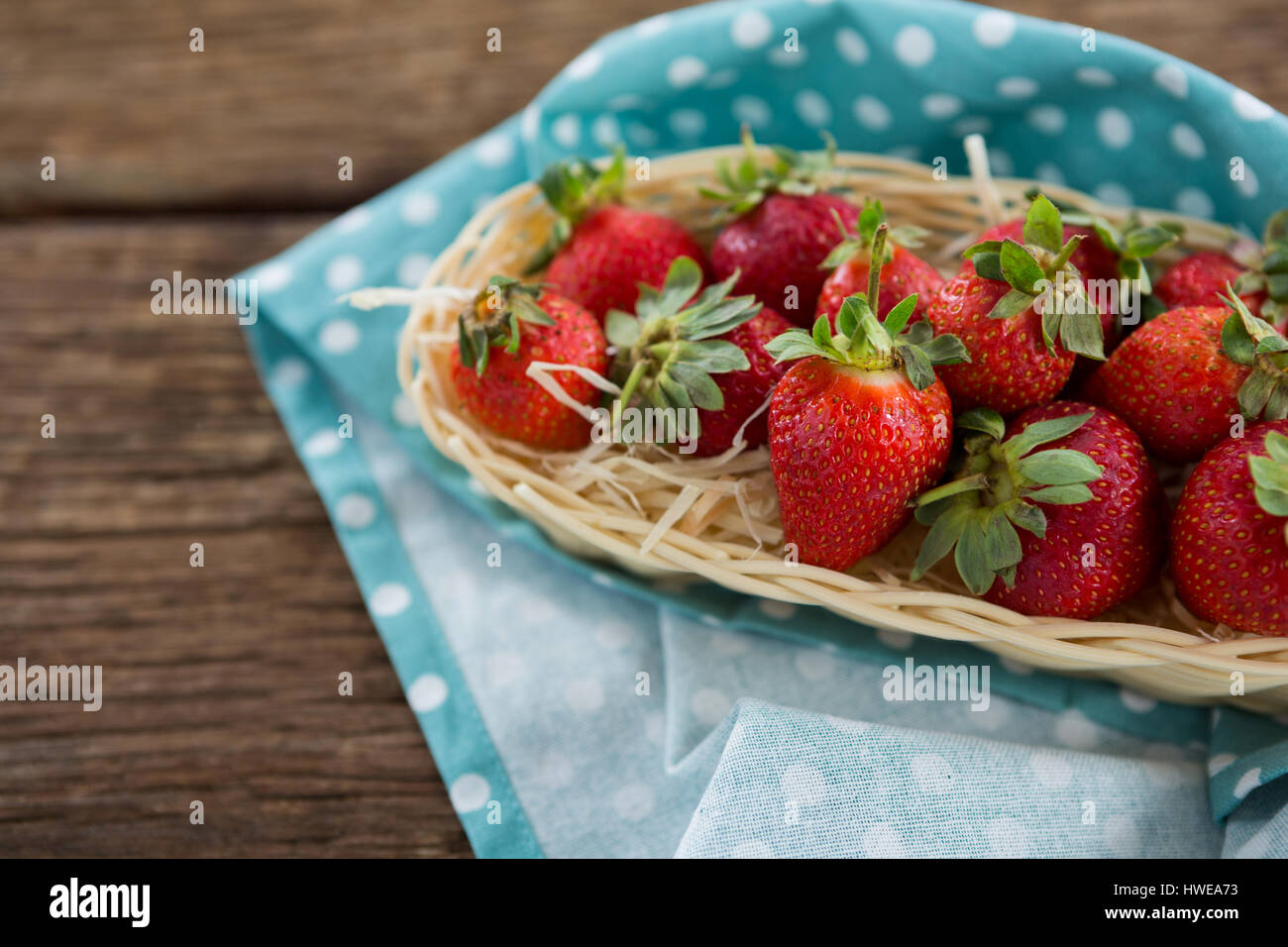 Tray strawberries on table hi-res stock photography and images - Alamy